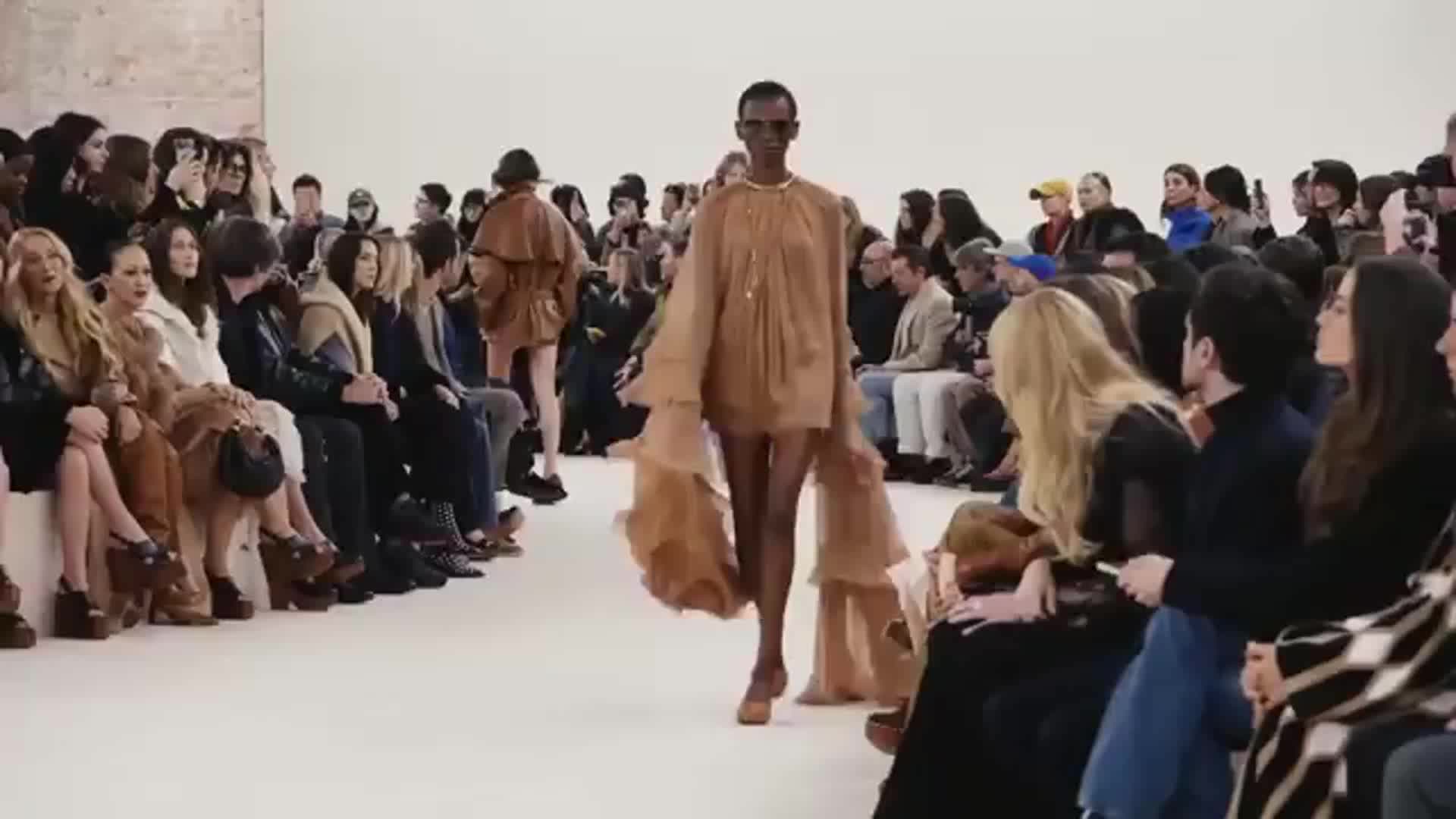 1128视频19 - COS.TV