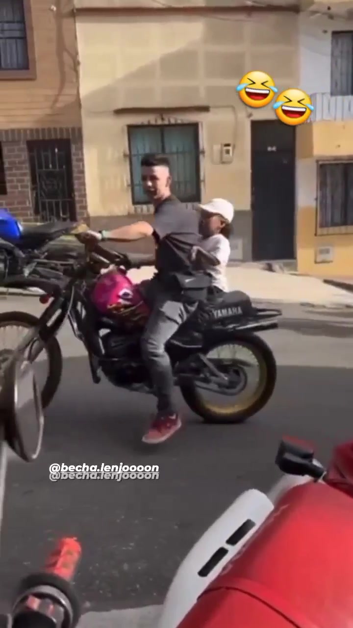 Very funny 😂😂🤣🤣 - COS.TV