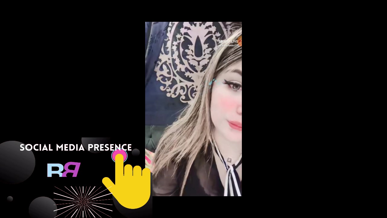 Two cute looking Pakistani babes - COS.TV