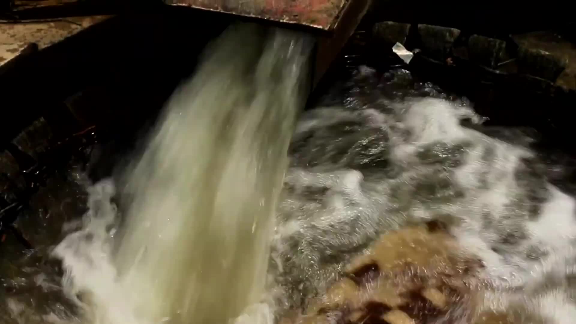 Cỗ máy giặt thiên nhiên của người Romania - COS.TV