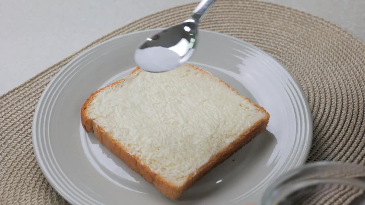 Making a lovely taste drug toast Egg mayo toast - COS.TV