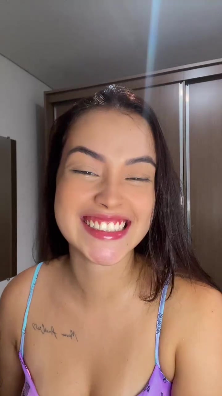 Tentar ficar bonitinha... - COS.TV