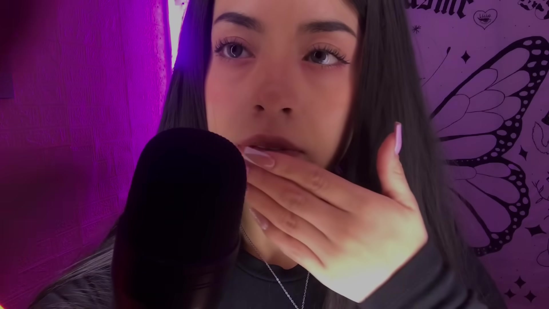 Spit Painting | M0UTH Sounds ♡ ˚ ༘ ⋆ | Andrea ASMR 🦋 - COS.TV